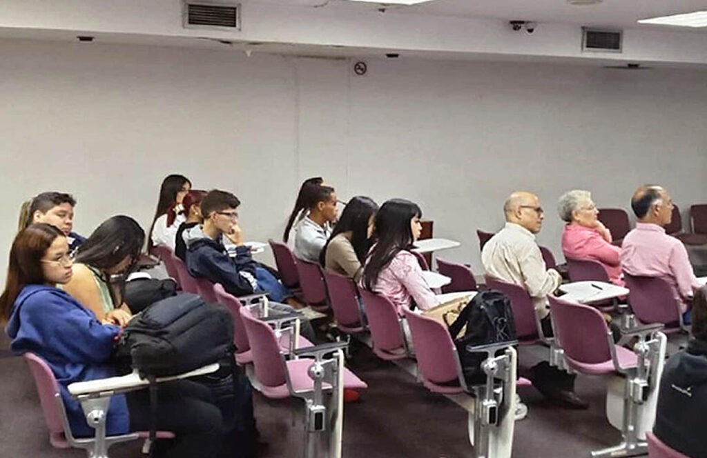 Realizan conversatorio sobre propiedad intelectual y productividad ...
